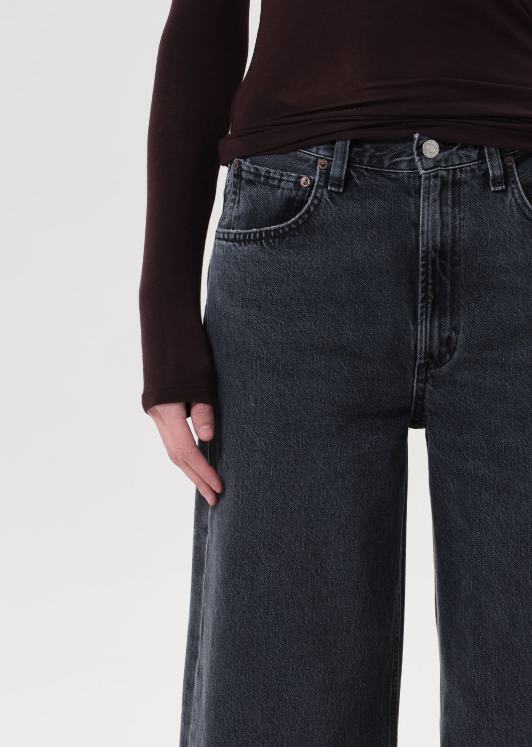 Low Curve Jean (Weightless) in Symbolic – AGOLDE