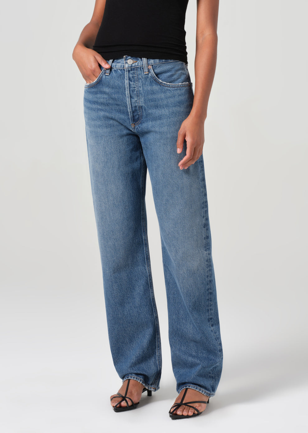 Kelly Jean in Essence – AGOLDE