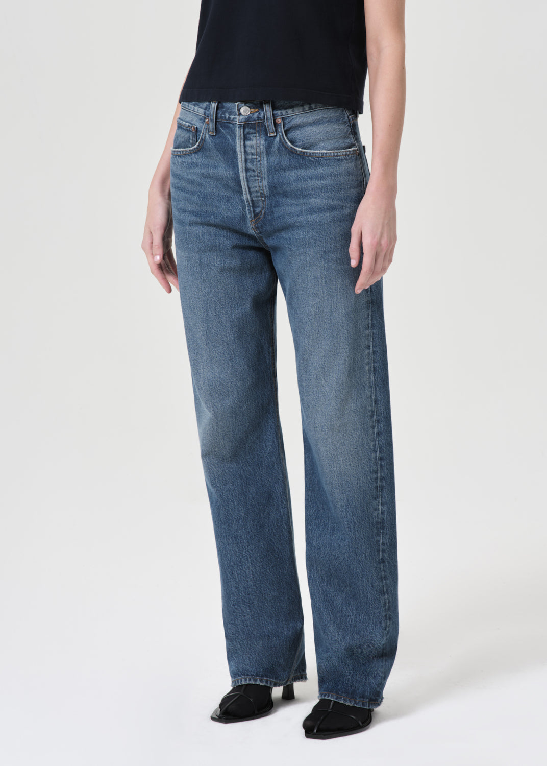 Kelly Jean in Essence – AGOLDE